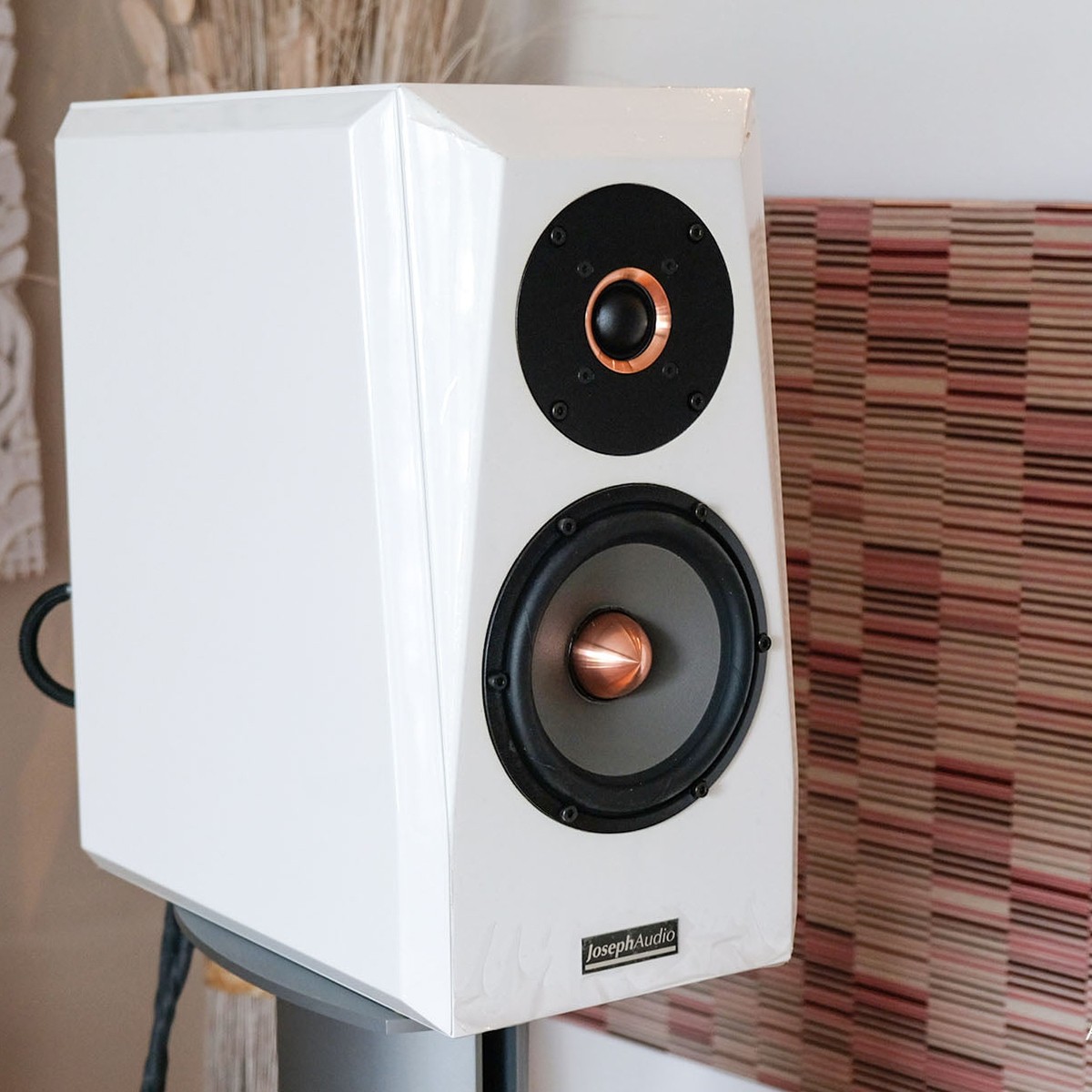 Joseph Audio Pulsar 2 Graphene bibliothèques chez E&M à Paris